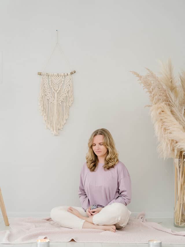 Best Manifestation Methods [17 That ACTUALLY Work!]